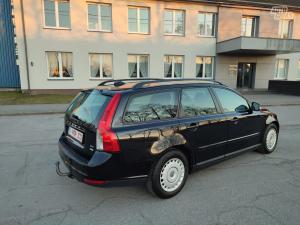 Melns Volvo V50 2010 Šauļi, ar dzinēja tilpumu 1.60 L un nobraukumu 231 tūkst. km par 2100 €, foto 7 vietnē AUTOMOTO.COM.LV