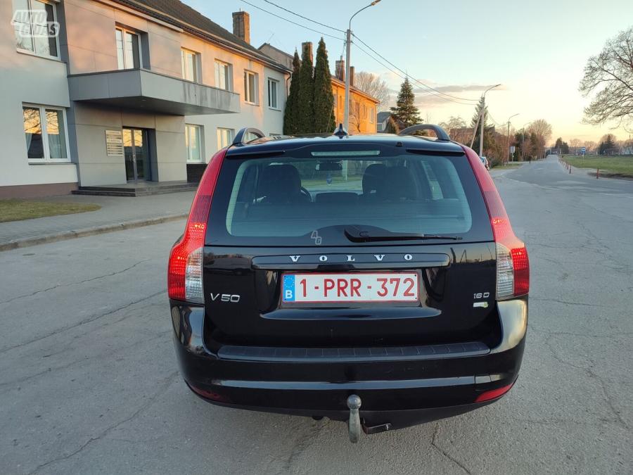 Melns Volvo V50 2010 Šauļi, ar dzinēja tilpumu 1.60 L un nobraukumu 231 tūkst. km par 2100 €, foto 11 vietnē AUTOMOTO.COM.LV