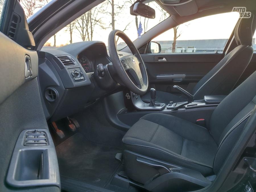 Melns Volvo V50 2010 Šauļi, ar dzinēja tilpumu 1.60 L un nobraukumu 231 tūkst. km par 2100 €, foto 12 vietnē AUTOMOTO.COM.LV