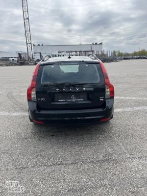 Black Volvo V50 2010 in Marijampole, with an engine capacity of 1.60 L and mileage of 315 thousand km for 2950 €, photo 5 on AUTOMOTO.COM.LV