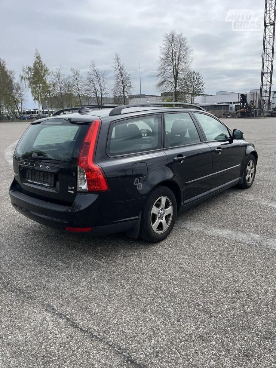 Black Volvo V50 2010 in Marijampole, with an engine capacity of 1.60 L and mileage of 315 thousand km for 2950 €, photo 6 on AUTOMOTO.COM.LV