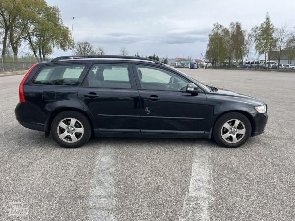 Melns Volvo V50 2010 Marijampole, ar dzinēja tilpumu 1.60 L un nobraukumu 315 tūkst. km par 2950 €, foto 6 vietnē AUTOMOTO.COM.LV