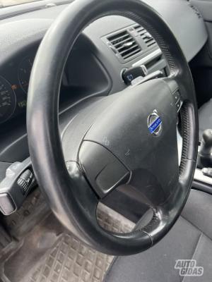Black Volvo V50 2010 in Marijampole, with an engine capacity of 1.60 L and mileage of 315 thousand km for 2950 €, photo 12 on AUTOMOTO.COM.LV