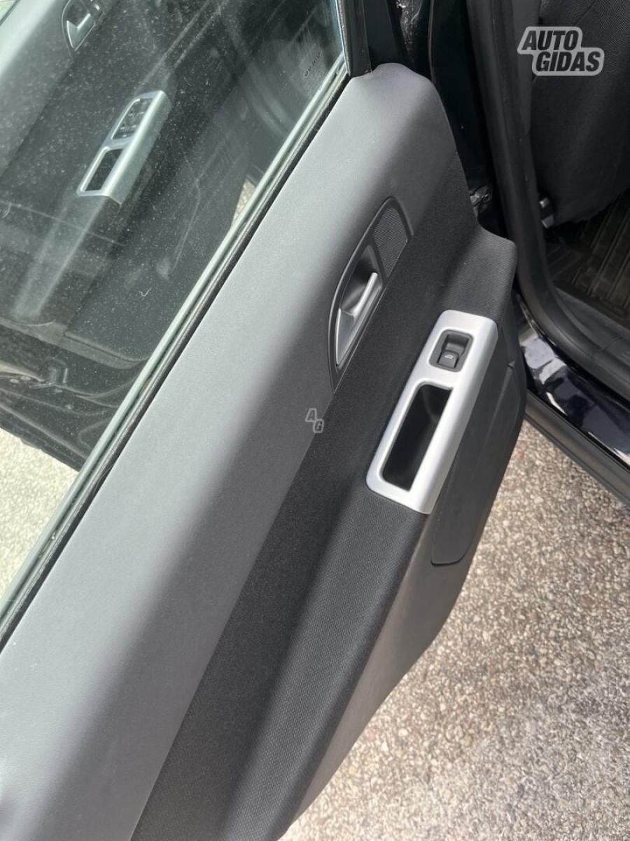 Black Volvo V50 2010 in Marijampole, with an engine capacity of 1.60 L and mileage of 315 thousand km for 2950 €, photo 16 on AUTOMOTO.COM.LV