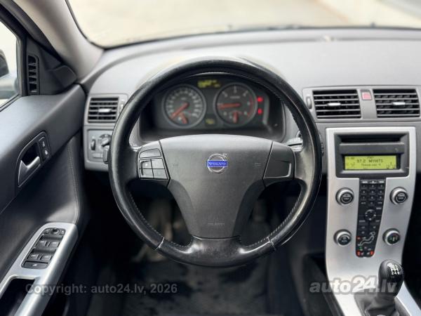 Melns Volvo V50 2010 Tallina, ar dzinēja tilpumu 1.60 L un nobraukumu 303 tūkst. km par 2700 €, foto 8 vietnē AUTOMOTO.COM.LV