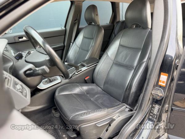 Melns Volvo V50 2010 Tallina, ar dzinēja tilpumu 1.60 L un nobraukumu 303 tūkst. km par 2700 €, foto 10 vietnē AUTOMOTO.COM.LV