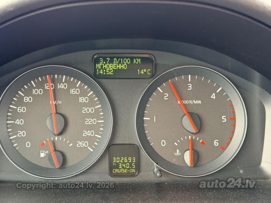 Melns Volvo V50 2010 Tallina, ar dzinēja tilpumu 1.60 L un nobraukumu 303 tūkst. km par 2700 €, foto 15 vietnē AUTOMOTO.COM.LV