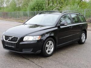 Black Volvo V50 2010 in Marijampole, with an engine capacity of 1.60 L and mileage of 315 thousand km for 2950 €, photo 3 on AUTOMOTO.COM.LV