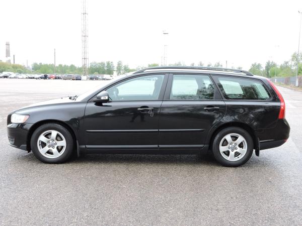 Melns Volvo V50 2010 Marijampole, ar dzinēja tilpumu 1.60 L un nobraukumu 315 tūkst. km par 2950 €, foto 3 vietnē AUTOMOTO.COM.LV
