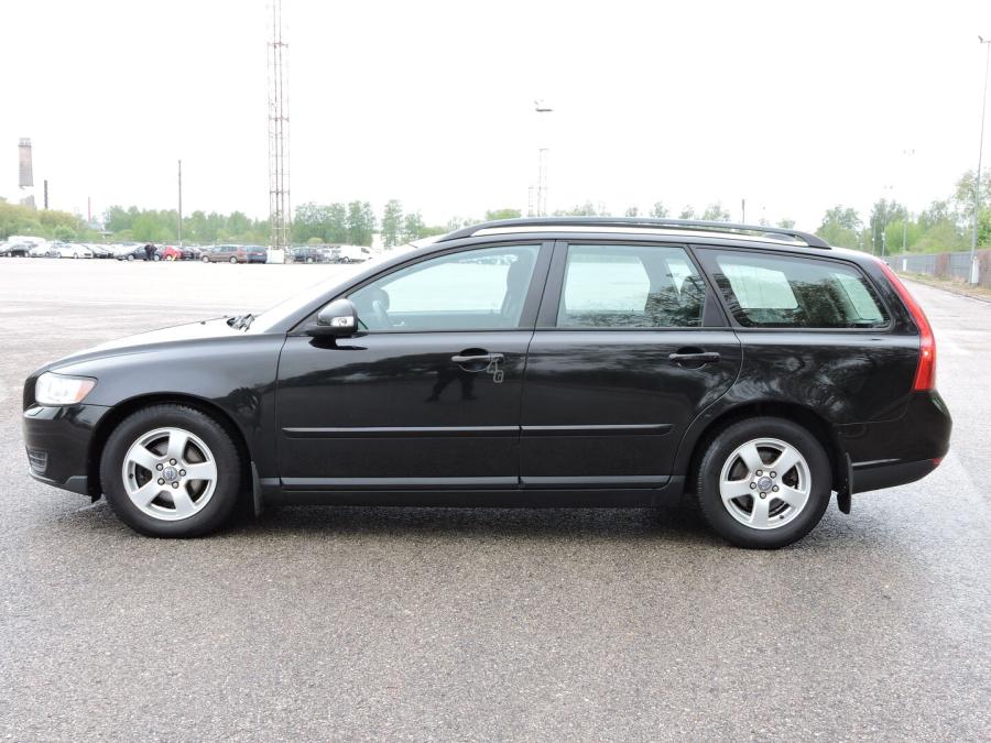 Black Volvo V50 2010 in Marijampole, with an engine capacity of 1.60 L and mileage of 315 thousand km for 2950 €, photo 4 on AUTOMOTO.COM.LV