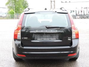 Black Volvo V50 2010 in Marijampole, with an engine capacity of 1.60 L and mileage of 315 thousand km for 2950 €, photo 6 on AUTOMOTO.COM.LV