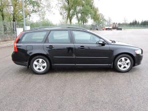 Black Volvo V50 2010 in Marijampole, with an engine capacity of 1.60 L and mileage of 315 thousand km for 2950 €, photo 8 on AUTOMOTO.COM.LV