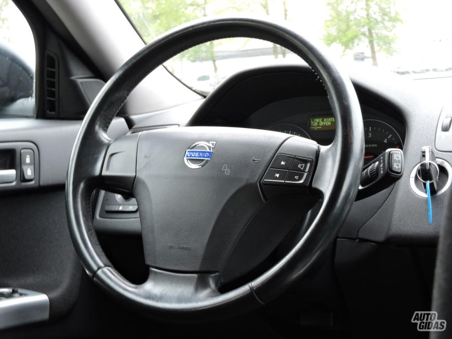Black Volvo V50 2010 in Marijampole, with an engine capacity of 1.60 L and mileage of 315 thousand km for 2950 €, photo 11 on AUTOMOTO.COM.LV
