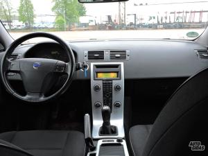 Black Volvo V50 2010 in Marijampole, with an engine capacity of 1.60 L and mileage of 315 thousand km for 2950 €, photo 12 on AUTOMOTO.COM.LV