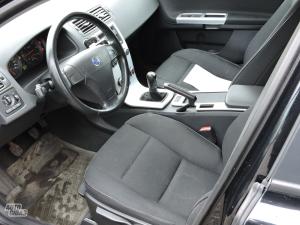 Black Volvo V50 2010 in Marijampole, with an engine capacity of 1.60 L and mileage of 315 thousand km for 2950 €, photo 13 on AUTOMOTO.COM.LV