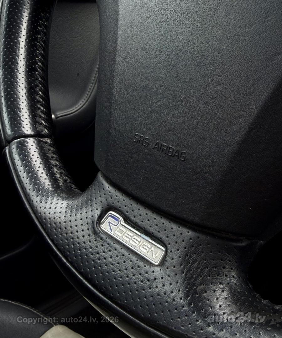 Black Volvo V50 2010 in Tartu, with an engine capacity of 1.60 L and mileage of 327 thousand km for 2990 €, photo 12 on AUTOMOTO.COM.LV