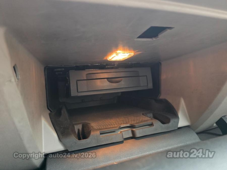 Черный Вольво В50 2010 в Пайде, объемом двигателя 1.60 л и пробегом 330 тыс. км за 3999 €, фото 26 на AUTOMOTO.COM.LV