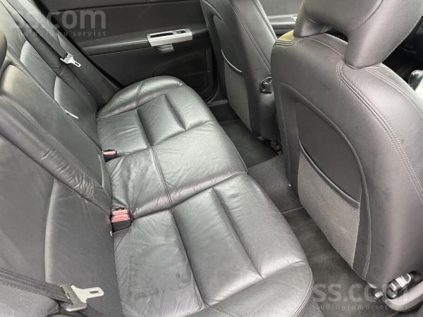 Melns Volvo V50 2010 Rīga, ar dzinēja tilpumu 1.60 L un nobraukumu 282 tūkst. km par 3300 €, foto 6 vietnē AUTOMOTO.COM.LV
