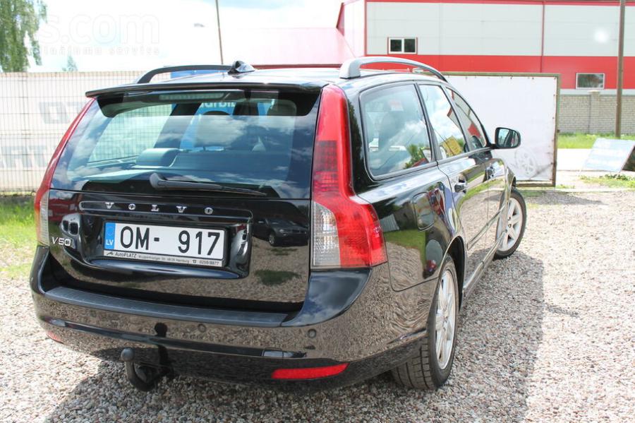 Melns Volvo V50 2010 Daugavpils, ar dzinēja tilpumu 1.60 L un nobraukumu 247 tūkst. km par 3890 €, foto 7 vietnē AUTOMOTO.COM.LV