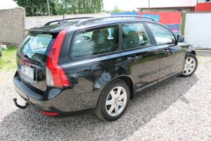 Melns Volvo V50 2010 Daugavpils, ar dzinēja tilpumu 1.60 L un nobraukumu 247 tūkst. km par 3890 €, foto 8 vietnē AUTOMOTO.COM.LV