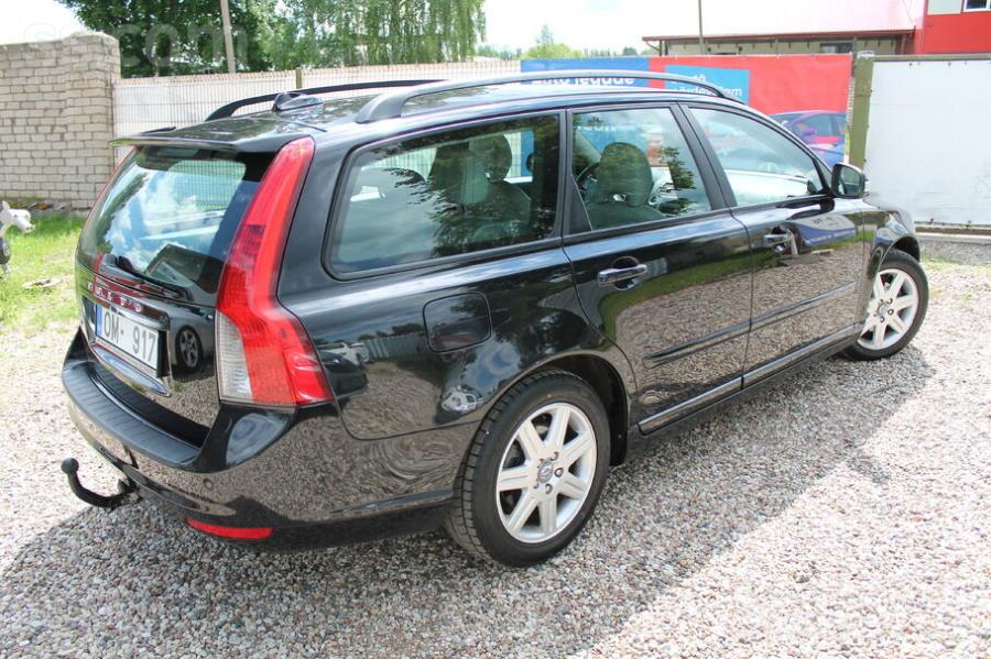 Melns Volvo V50 2010 Daugavpils, ar dzinēja tilpumu 1.60 L un nobraukumu 247 tūkst. km par 3890 €, foto 8 vietnē AUTOMOTO.COM.LV