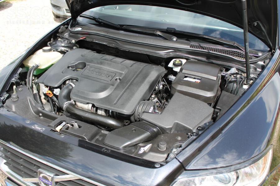 Melns Volvo V50 2010 Daugavpils, ar dzinēja tilpumu 1.60 L un nobraukumu 247 tūkst. km par 3890 €, foto 12 vietnē AUTOMOTO.COM.LV