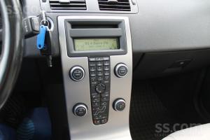 Melns Volvo V50 2010 Daugavpils, ar dzinēja tilpumu 1.60 L un nobraukumu 247 tūkst. km par 3890 €, foto 29 vietnē AUTOMOTO.COM.LV