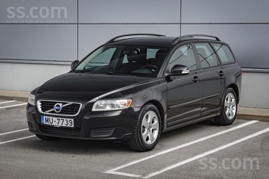 Melns Volvo V50 2010 Rīga, ar dzinēja tilpumu 2.00 L un nobraukumu 0 tūkst. km par 3590 €, foto 1 vietnē AUTOMOTO.COM.LV