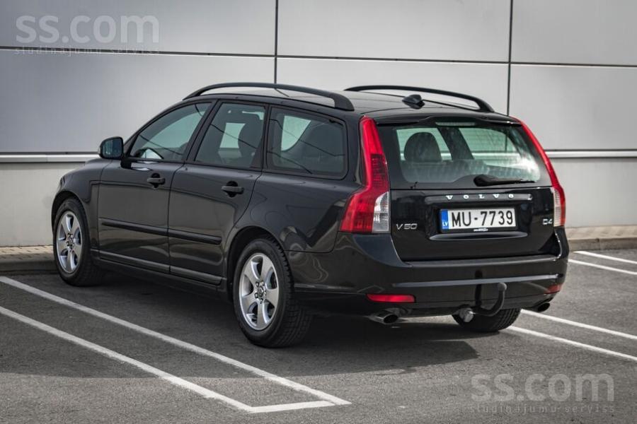 Melns Volvo V50 2010 Rīga, ar dzinēja tilpumu 2.00 L un nobraukumu 0 tūkst. km par 3590 €, foto 7 vietnē AUTOMOTO.COM.LV