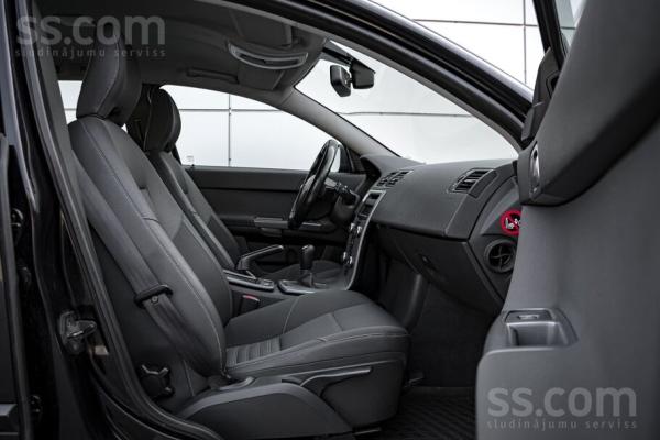 Black Volvo V50 2010 in Riga, with an engine capacity of 2.00 L and mileage of 0 thousand km for 3590 €, photo 8 on AUTOMOTO.COM.LV