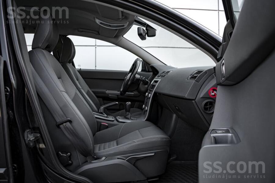 Melns Volvo V50 2010 Rīga, ar dzinēja tilpumu 2.00 L un nobraukumu 0 tūkst. km par 3590 €, foto 9 vietnē AUTOMOTO.COM.LV