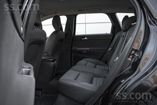 Black Volvo V50 2010 in Riga, with an engine capacity of 2.00 L and mileage of 0 thousand km for 3590 €, photo 9 on AUTOMOTO.COM.LV