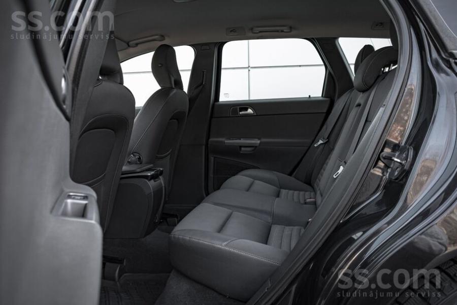 Melns Volvo V50 2010 Rīga, ar dzinēja tilpumu 2.00 L un nobraukumu 0 tūkst. km par 3590 €, foto 10 vietnē AUTOMOTO.COM.LV