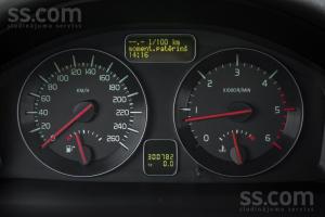 Melns Volvo V50 2010 Rīga, ar dzinēja tilpumu 2.00 L un nobraukumu 0 tūkst. km par 3590 €, foto 16 vietnē AUTOMOTO.COM.LV