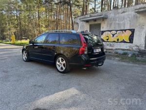 Melns Volvo V50 2010 Rīga, ar dzinēja tilpumu 2.00 L un nobraukumu 352 tūkst. km par 4000 €, foto 8 vietnē AUTOMOTO.COM.LV