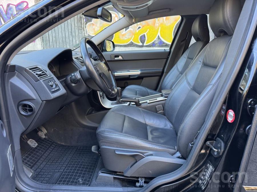 Melns Volvo V50 2010 Rīga, ar dzinēja tilpumu 2.00 L un nobraukumu 352 tūkst. km par 4000 €, foto 9 vietnē AUTOMOTO.COM.LV