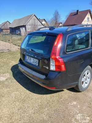 Black Volvo V50 2010 in Klaipeda, with an engine capacity of 1.60 L and mileage of 283 thousand km for 2000 €, photo 3 on AUTOMOTO.COM.LV