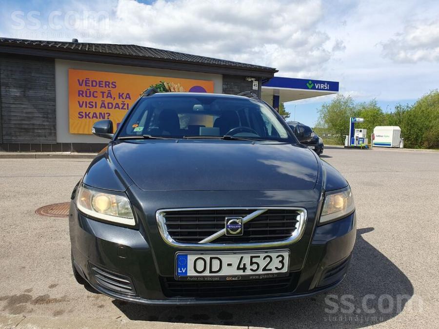 Черный Вольво В50 2010 в Рига, объемом двигателя 1.60 л и пробегом 0 тыс. км за 2910 €, фото 4 на AUTOMOTO.COM.LV