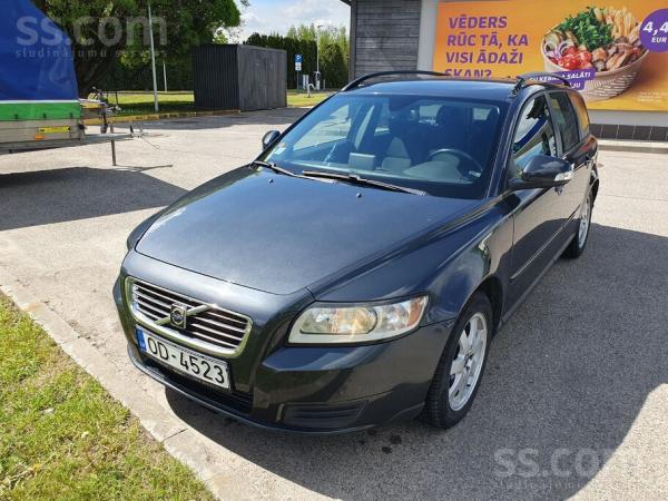 Black Volvo V50 2010 in Riga, with an engine capacity of 1.60 L and mileage of 0 thousand km for 2910 €, photo 4 on AUTOMOTO.COM.LV