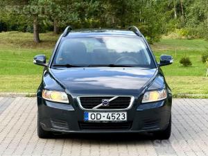 Черный Вольво В50 2010 в Рига, объемом двигателя 1.60 л и пробегом 360 тыс. км за 2160 €, фото 1 на AUTOMOTO.COM.LV