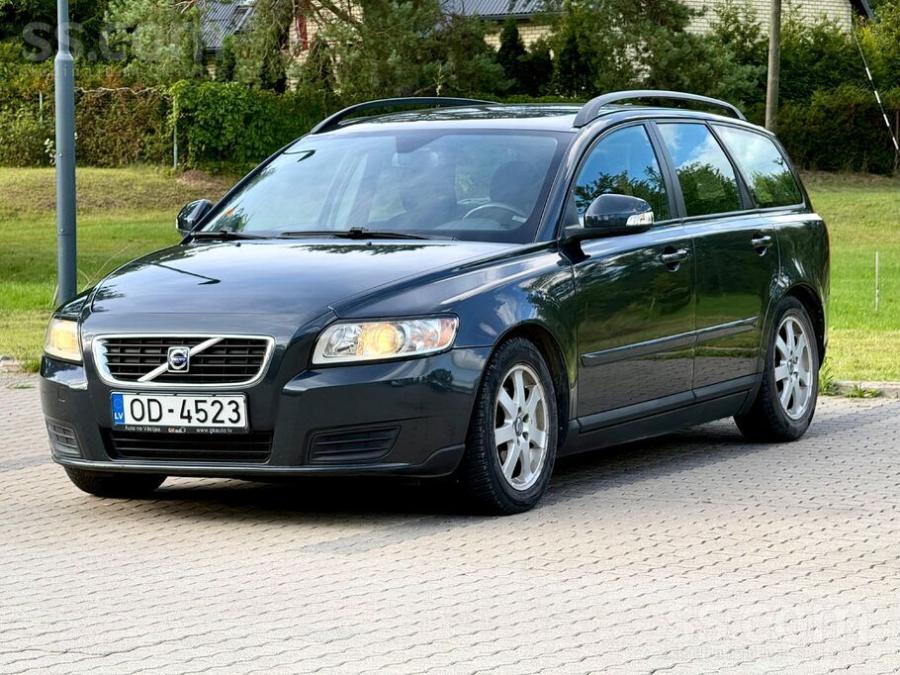 Черный Вольво В50 2010 в Рига, объемом двигателя 1.60 л и пробегом 360 тыс. км за 2160 €, фото 3 на AUTOMOTO.COM.LV