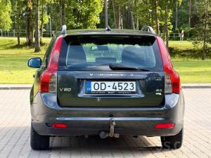 Черный Вольво В50 2010 в Рига, объемом двигателя 1.60 л и пробегом 360 тыс. км за 2160 €, фото 5 на AUTOMOTO.COM.LV