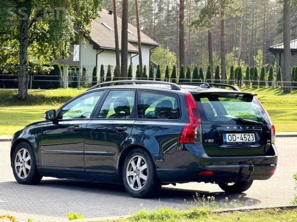 Черный Вольво В50 2010 в Рига, объемом двигателя 1.60 л и пробегом 360 тыс. км за 2160 €, фото 7 на AUTOMOTO.COM.LV