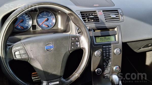 Melns Volvo V50 2010 Bauska, ar dzinēja tilpumu 2.00 L un nobraukumu 348 tūkst. km par 3100 €, foto 6 vietnē AUTOMOTO.COM.LV