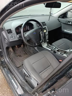 Melns Volvo V50 2010 Rīga, ar dzinēja tilpumu 1.60 L un nobraukumu 363 tūkst. km par 3000 €, foto 4 vietnē AUTOMOTO.COM.LV