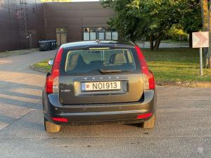 Black Volvo V50 2010 in Kaunas, with an engine capacity of 1.56 L and mileage of 262 thousand km for 2500 €, photo 7 on AUTOMOTO.COM.LV
