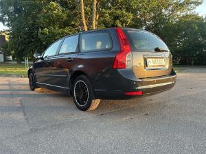 Black Volvo V50 2010 in Kaunas, with an engine capacity of 1.56 L and mileage of 262 thousand km for 2500 €, photo 8 on AUTOMOTO.COM.LV