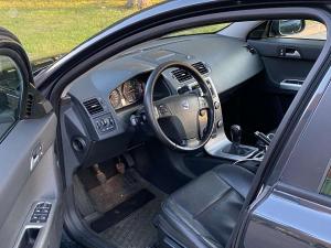 Black Volvo V50 2010 in Kaunas, with an engine capacity of 1.56 L and mileage of 262 thousand km for 2500 €, photo 10 on AUTOMOTO.COM.LV