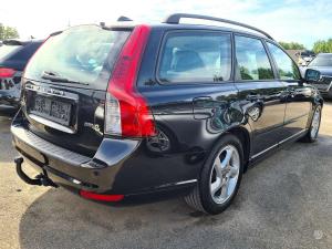 Black Volvo V50 2010 in Kaunas, with an engine capacity of 1.56 L and mileage of 238 thousand km for 3750 €, photo 5 on AUTOMOTO.COM.LV