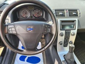 Black Volvo V50 2010 in Kaunas, with an engine capacity of 1.56 L and mileage of 238 thousand km for 3750 €, photo 15 on AUTOMOTO.COM.LV